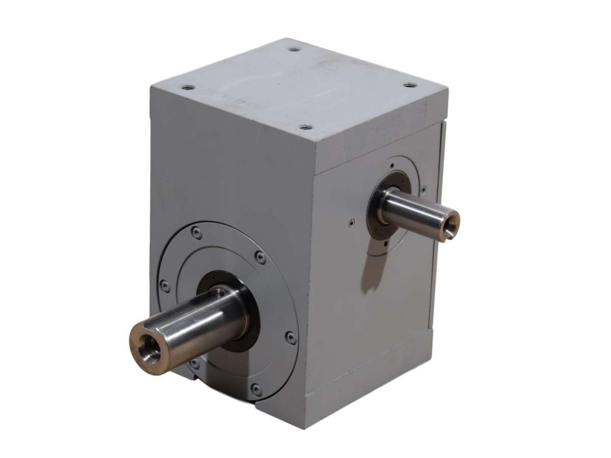 ZZ Antriebe Winkelgetriebe X079-1083-007 Schrittgetriebe i=3/120° Getriebe