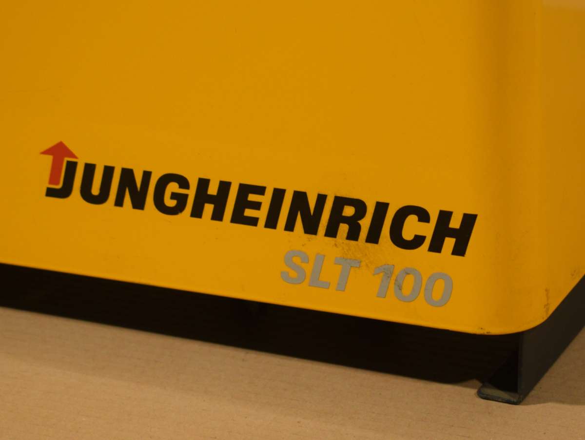 Jungheinrich Batterieladegerät E230V G24/30 B-SLT 100 Staplerbatterie ...